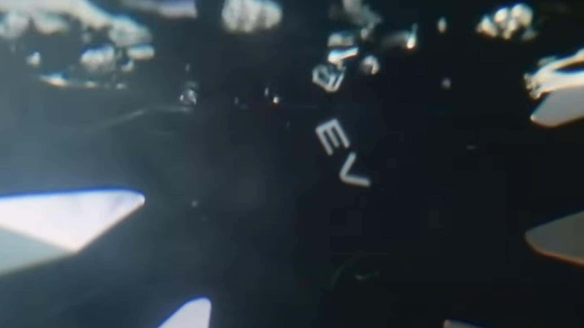 Everything You Need To Know About The 2025 Range Rover Electric | Land ...